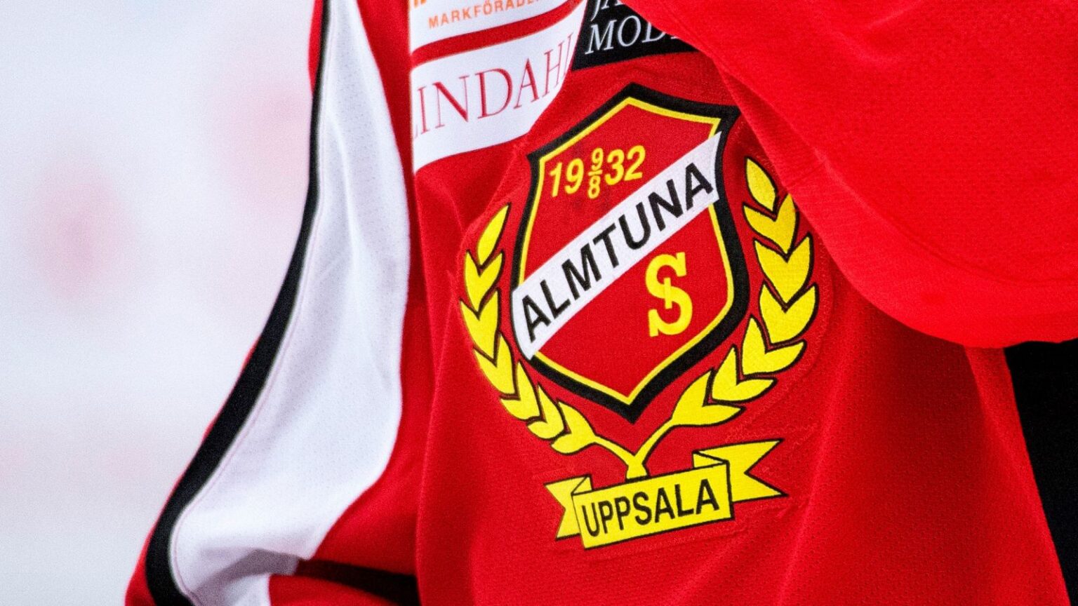 Almtuna värvar collegebacken Hugo Blixt